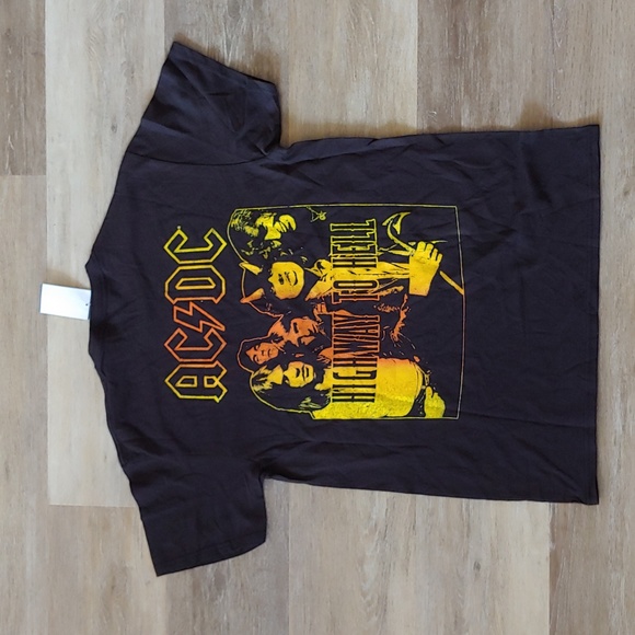 AC/DC | Shirts | Nwt Acdc Highway To Hell Graphic Tshirt Black Size M ...